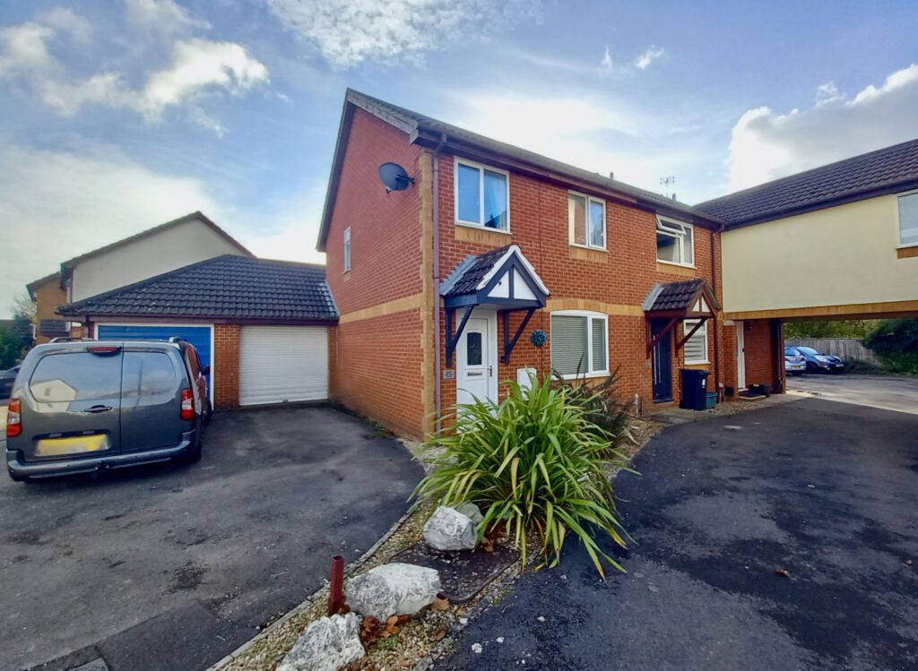Long Mead, Yate, Bristol - Farrington’s Property services